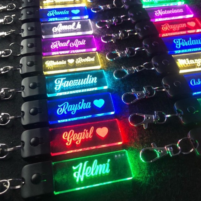b Led Keychain Custom Nama Anda 7Colour.Premium Keychain Acrylic ...