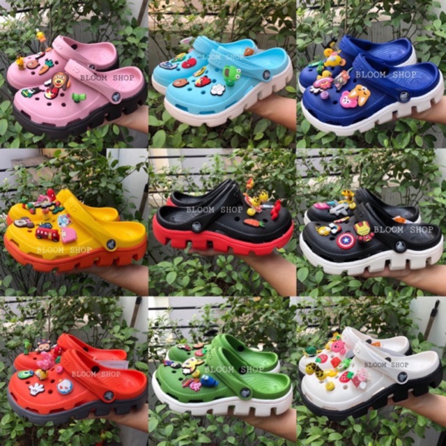 Crocs With 12 Stickers And LOGO Pattern | Shopee Malaysia