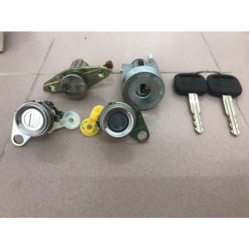 TOYOTA COROLLA AE111 STARTER KEY WITH DOOR KEY LOCK (FULL SET) | Shopee ...