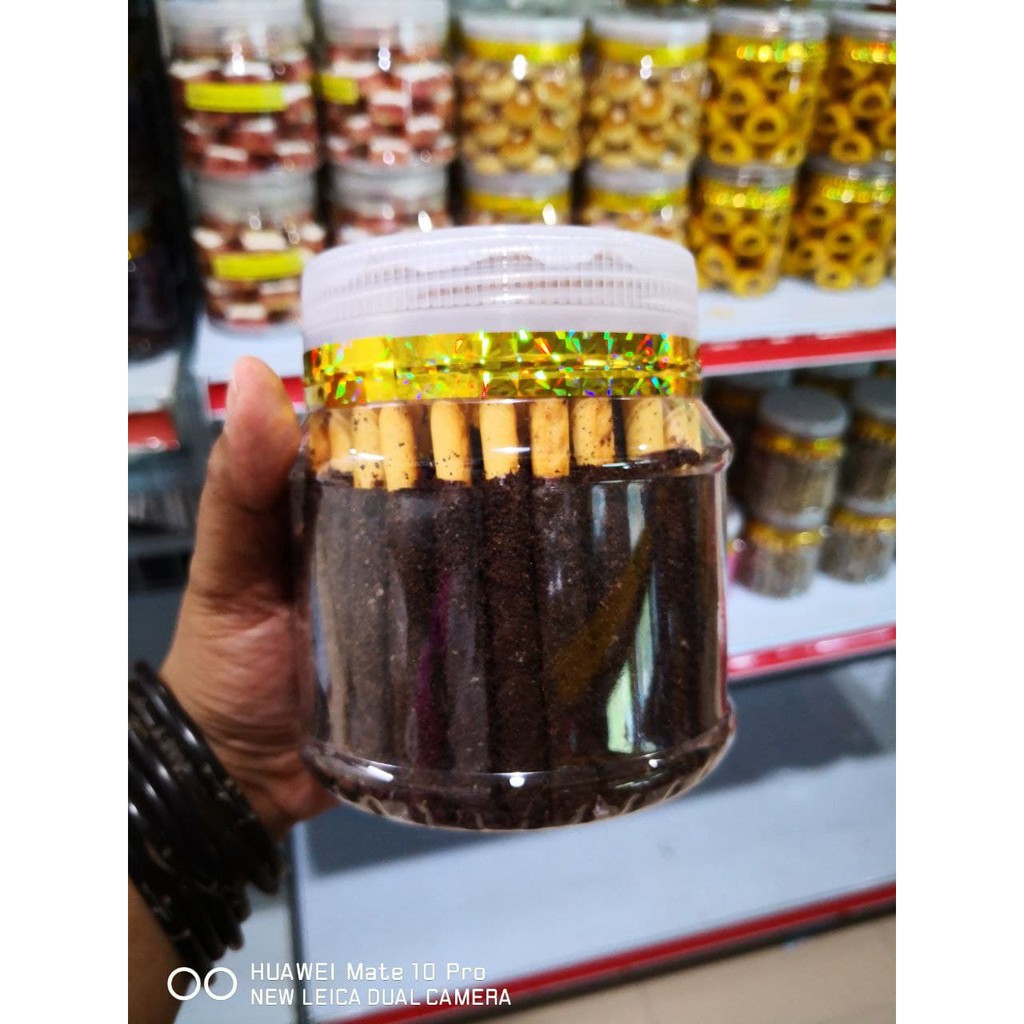 Stick Oreo / Almond / Nestum / Strawberry - Homemade Kuih Raya ...