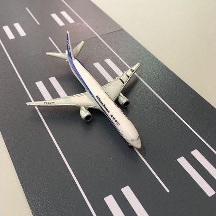 1: 200 1: 500 Airplane Track Small Imitation Airplane Airplane Model ...