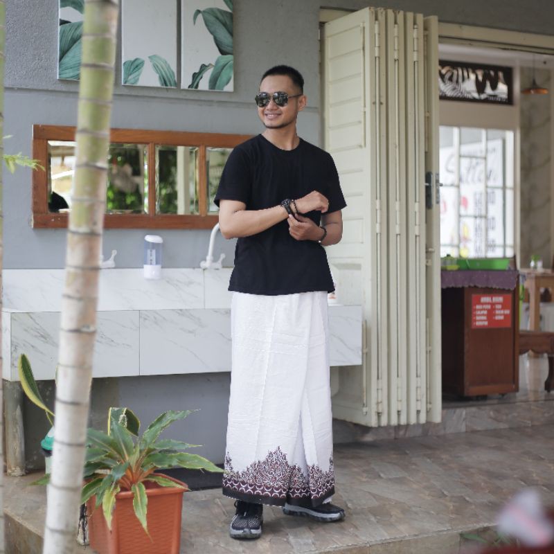 Batik Sarong{ Puppet Sarong}|Bima Sarong SEMAR JANOKO Mountain Sarong ...