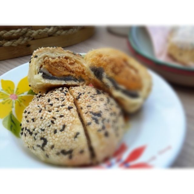 Kuih Bulan Halal Mooncakes Traditional flavour | Shopee Malaysia