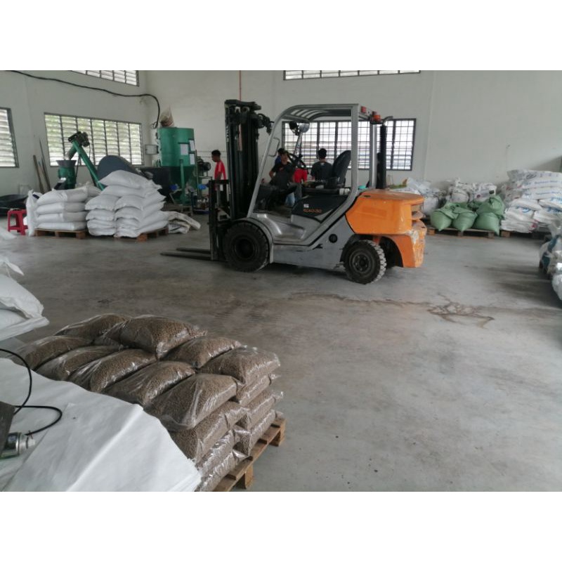 MAKANAN AYAM GROWER (dedak kasar) 50kg | Shopee Malaysia