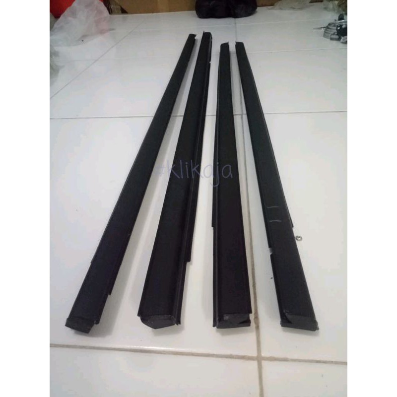 1 set of black Suzuki APV exterior door glass pleats | Shopee Malaysia