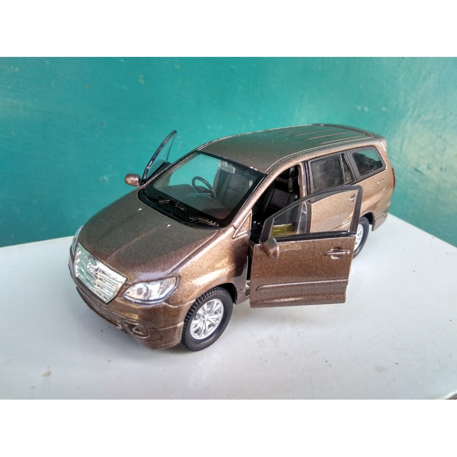 Toyota kijang innova diecast innova miniature innova car price | Shopee ...