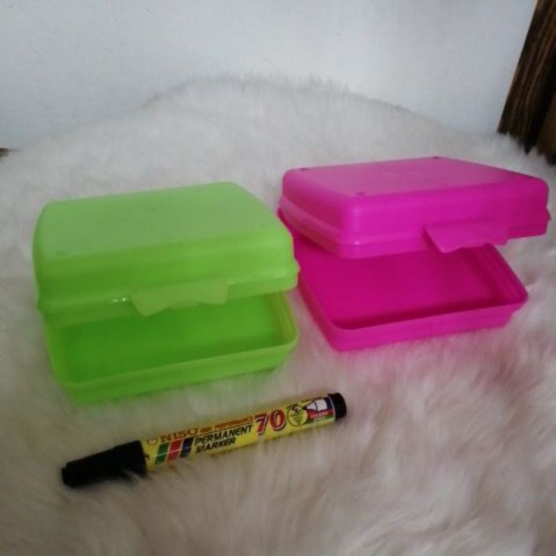 [1 PC ONLY] TUPPERWARE PLAIN BEKAS BEKAL SANDWICH KEEPER BLUE BLACK ...