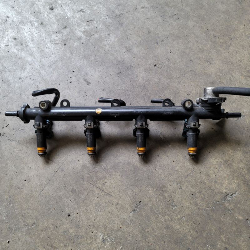 USED Fuel Injector For Proton Gen 2 Persona Waja Campro PW811635 2 hole ...