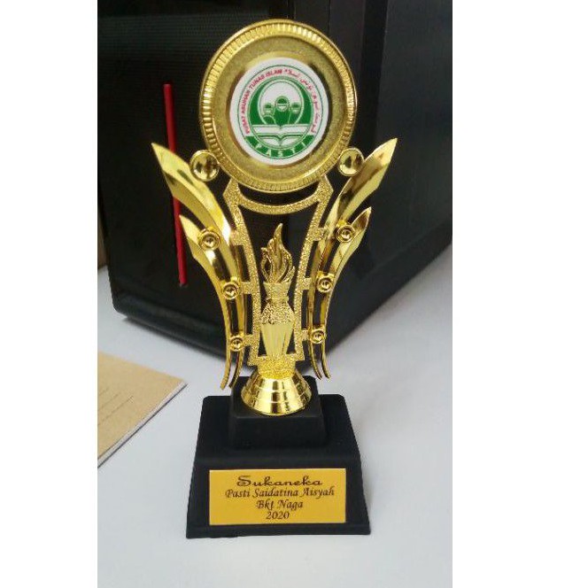 STAND MEDAL WITH PLASTIC BASE 1" X 3" + LOGO STICKER | Shopee Malaysia