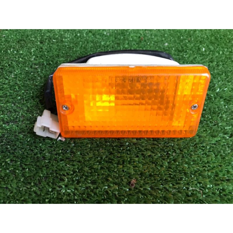 Front bumper turn signal lamp (right), mitsubishi colt mirage A15#. New ...