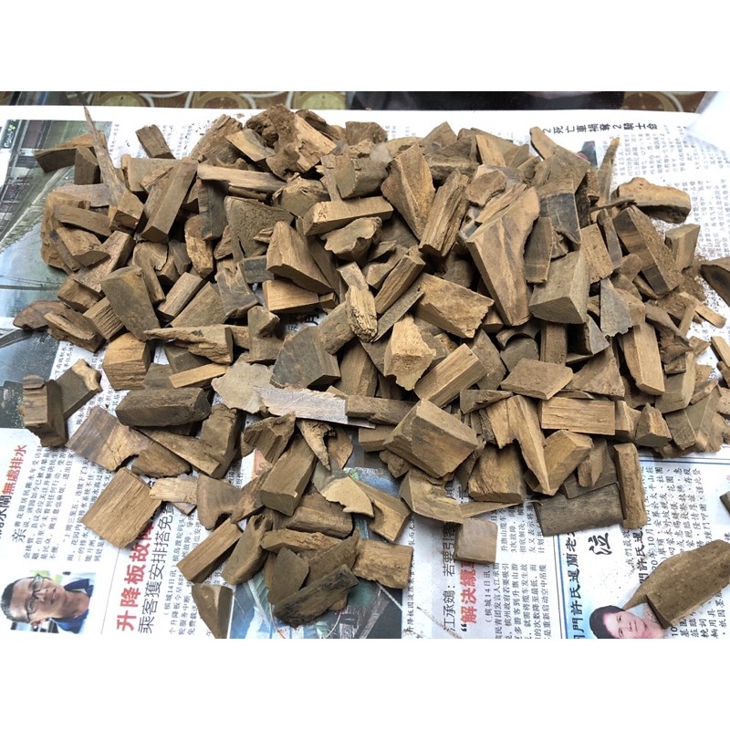 RAW KAYU GAHARU OUD ASLI GRED 50GRAM CHIP AGARWOOD BUKHOOR 🔥🔥🔥 | Shopee Malaysia