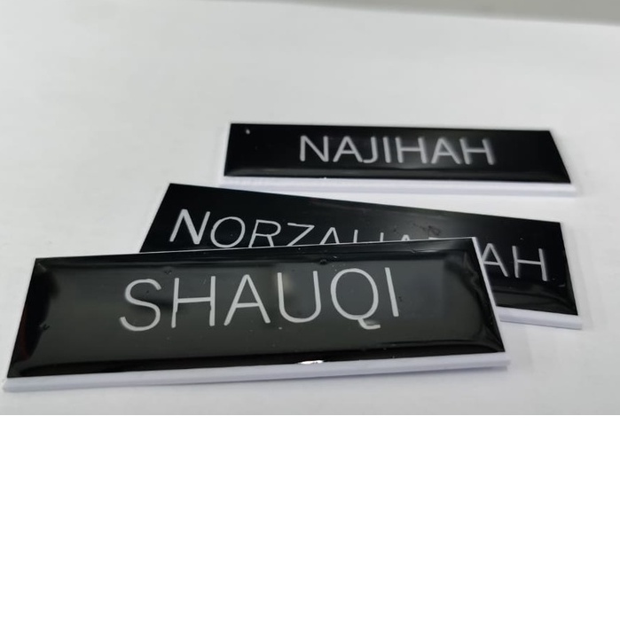 NAME TAG EPOXY ACRYLIC HITAM PUTIH | Shopee Malaysia