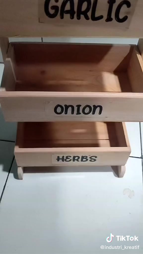 Multi-purpose kitchen spice rack/tiered/stacked/minimalist onion rack ...