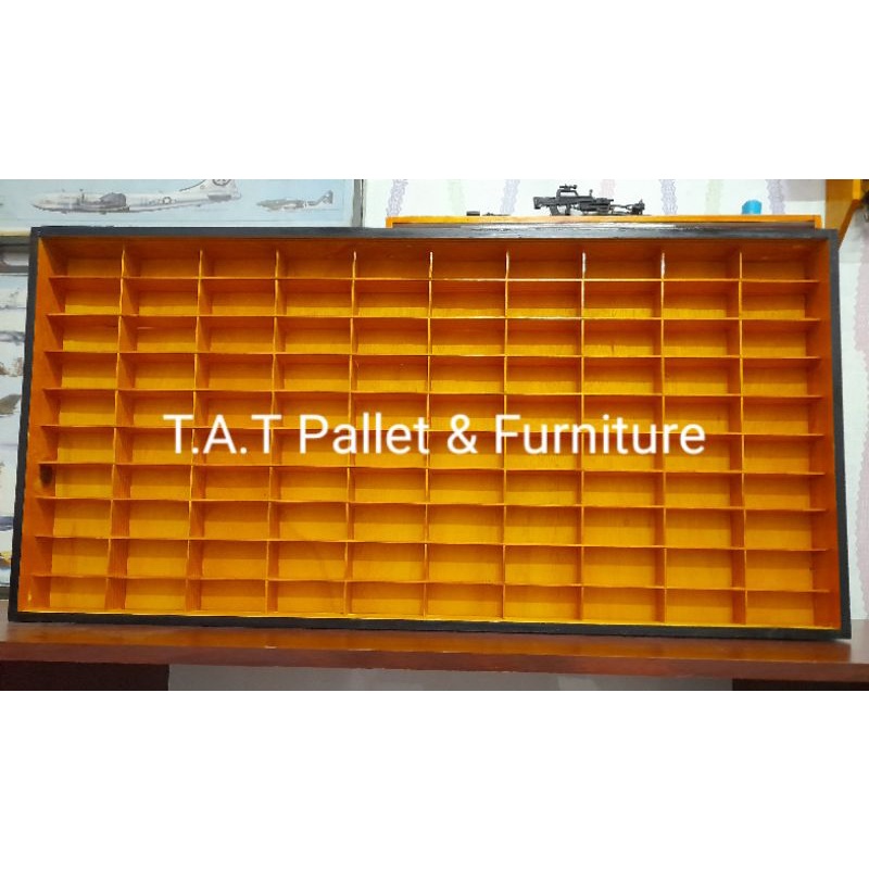 100 SLOT HOT WHEELS DISPLAY RACK WITH ACRYLIC COVER (BLACK & BROWN ...