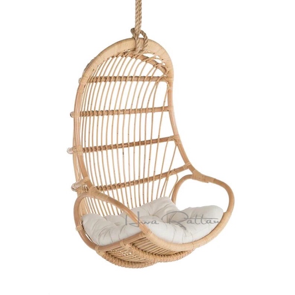 Moon shaped swinging basket rattan hanging chair / Kerusi gantung bakul ...
