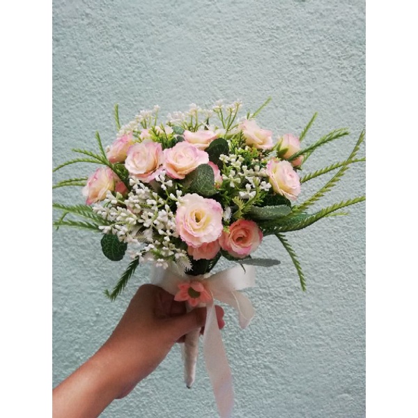 Bunga Tangan (Bunga ros kecil2 warna krim dan pink) | Shopee Malaysia