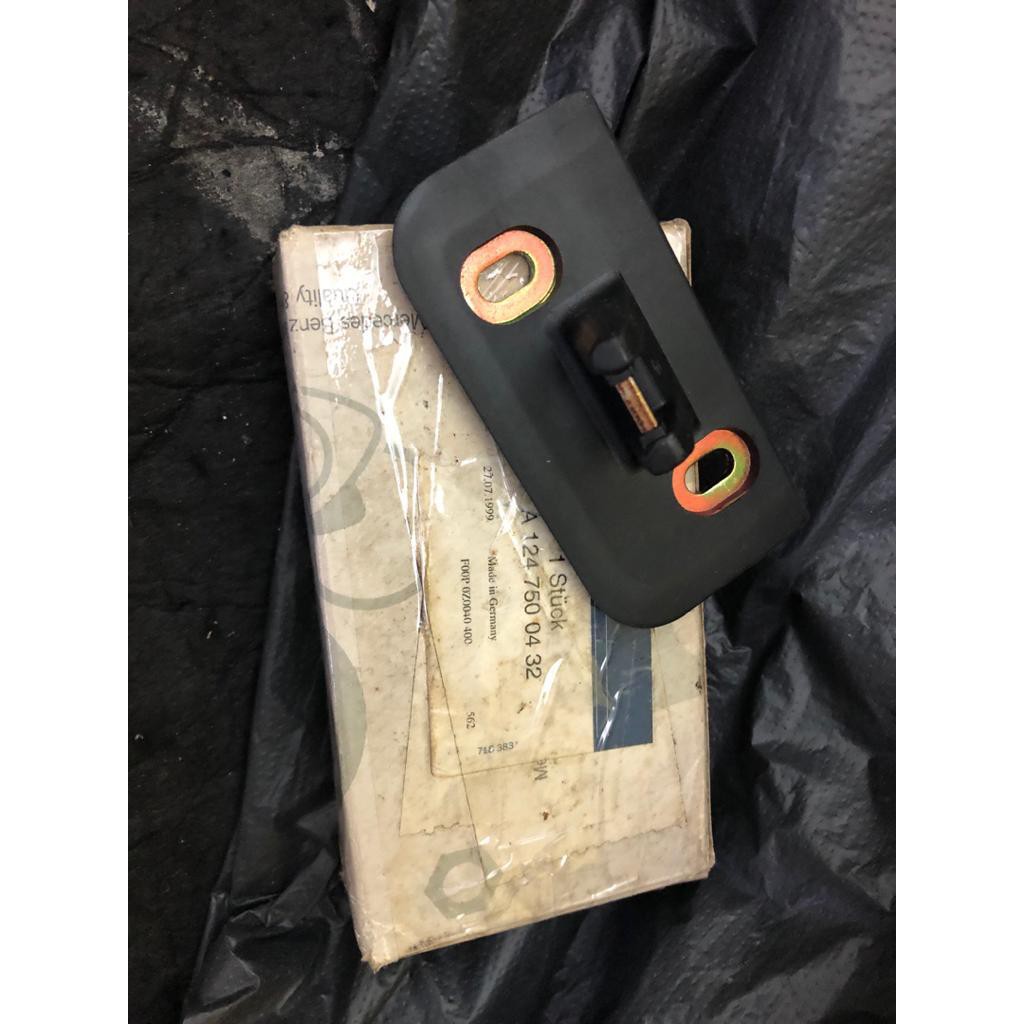 Mercedes Benz W124 230e 260e genuine deck lid striker bonnet tailgate ...