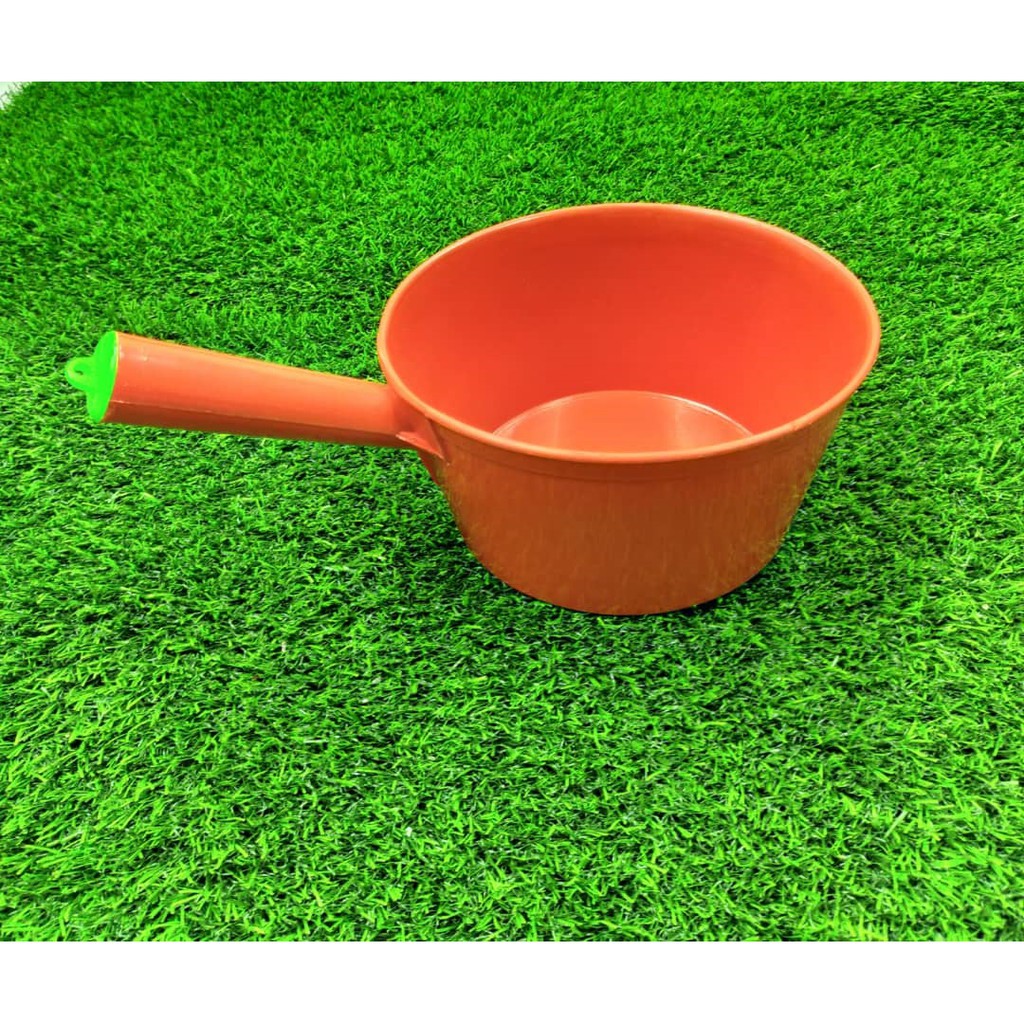 (RANDOM COLOUR) Water Dipper With Handle / Tabo / Water Ladle / Water ...