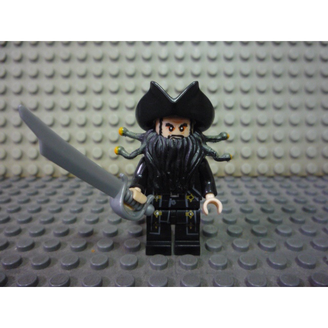 Custom Lego Pirates Of The Caribbean - Blackbeard w/Blade Mini Figure ...