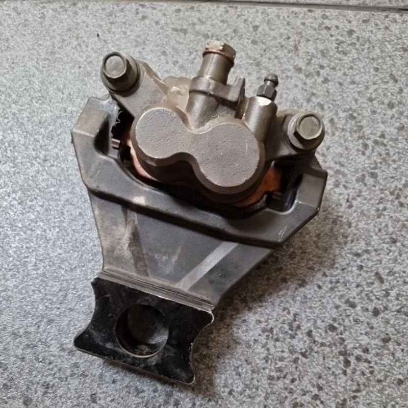Yamaha YZF R1 2002 2003 rear caliper 2 piston model | Shopee Malaysia