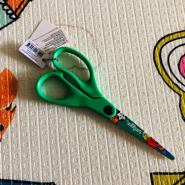 Smiggle scissors in green | Shopee Malaysia