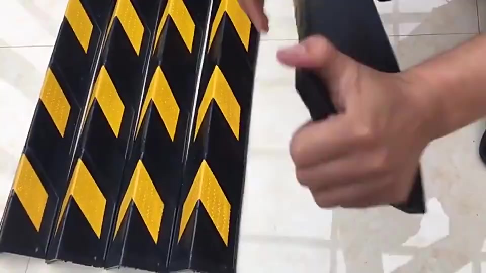 【Fast Deliver】WALL RUBBER CORNER GUARD PROTECTOR WITH REFLECTIVE FOR ...