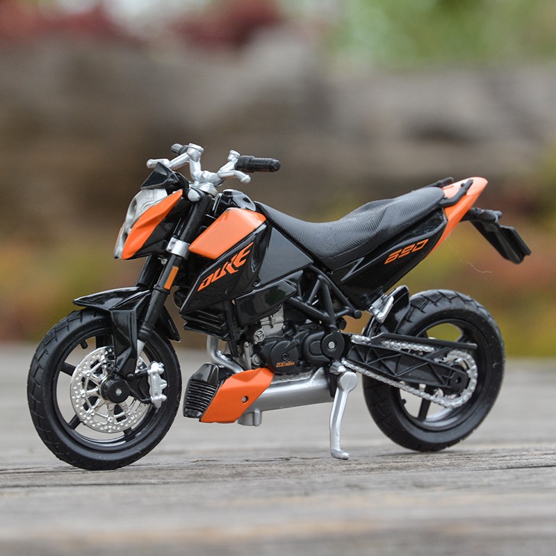 Maisto 1:18 KTM 690 Duke Static Die Cast Vehicles Collectible ...