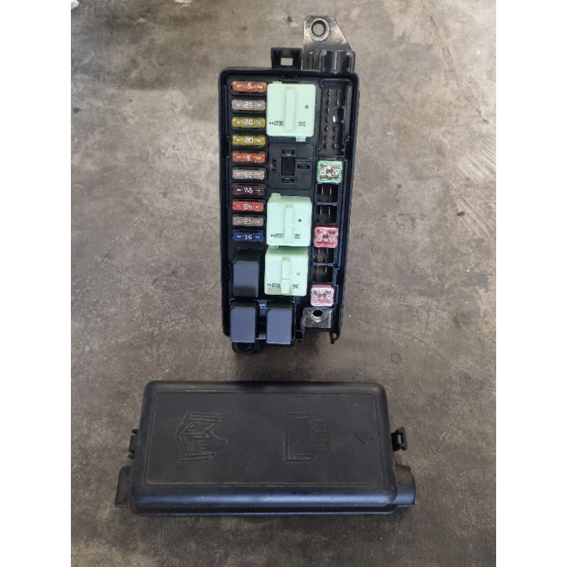 mini cooper s r55 r56 r57 r58 r59 r60 fuse box & relay | Shopee Malaysia