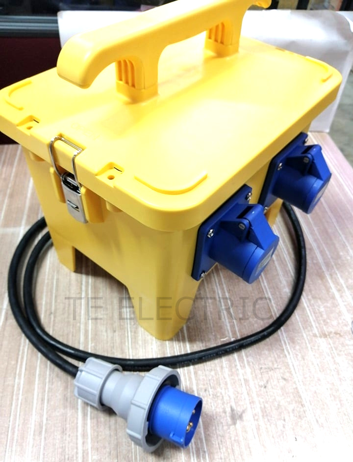 CEE PORTABLE DISTRIBUTION BOX WITH FOUR INDUSTRIAL SOCKET OUTLET ONE ...
