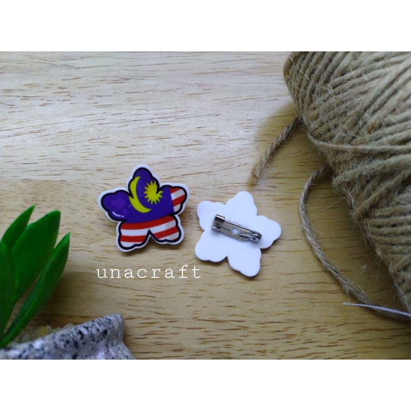 PIN TUDUNG BUNGA RAYA / BROOCH BENDERA MALAYSIA by lasercut malaysia ...