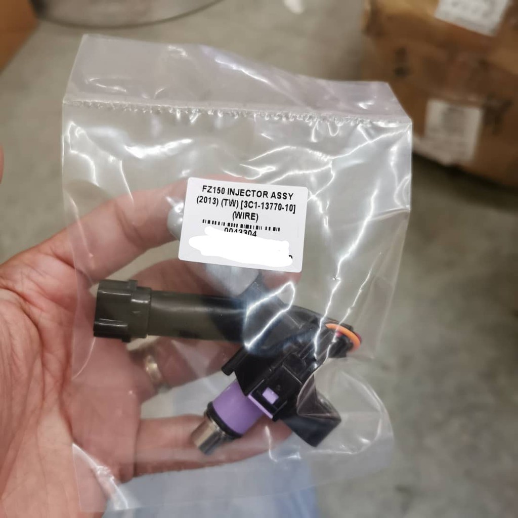 YAMAHA FZ150 INJECTOR (2013) 3C1-E3770-10 // FZ150 FZ150I YEAR 2013 ...