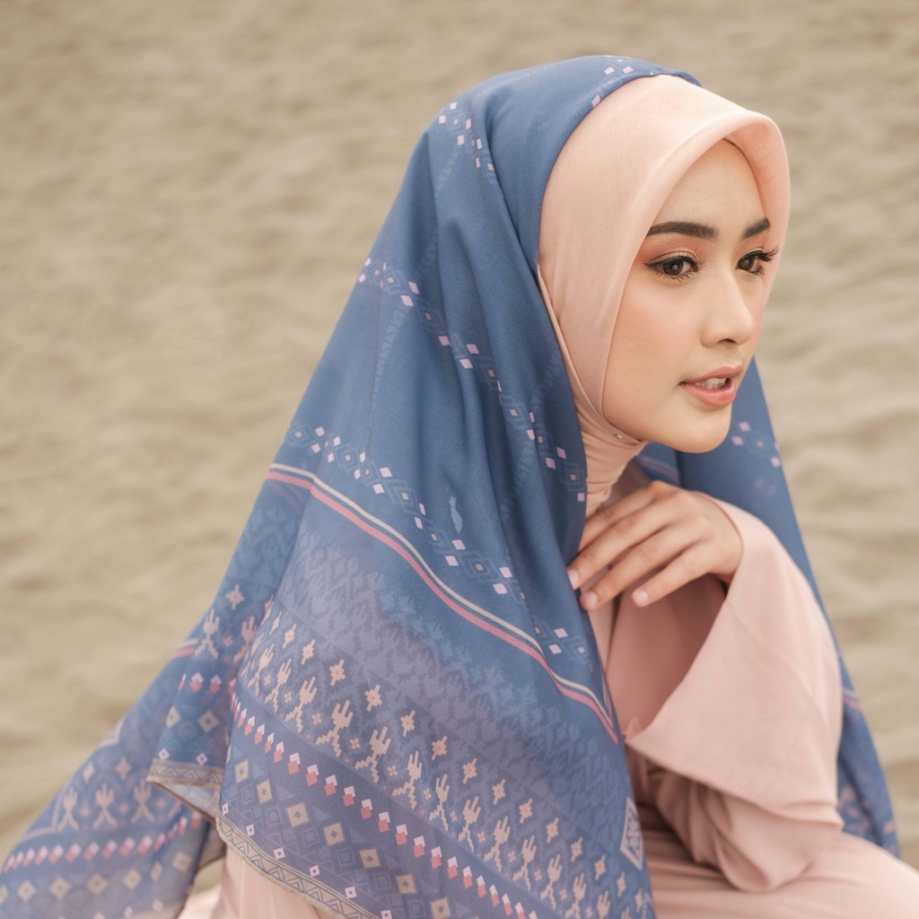 Alif Modern Wear - Hijab Square Motif Paris Premium Korea - Cartwheel ...