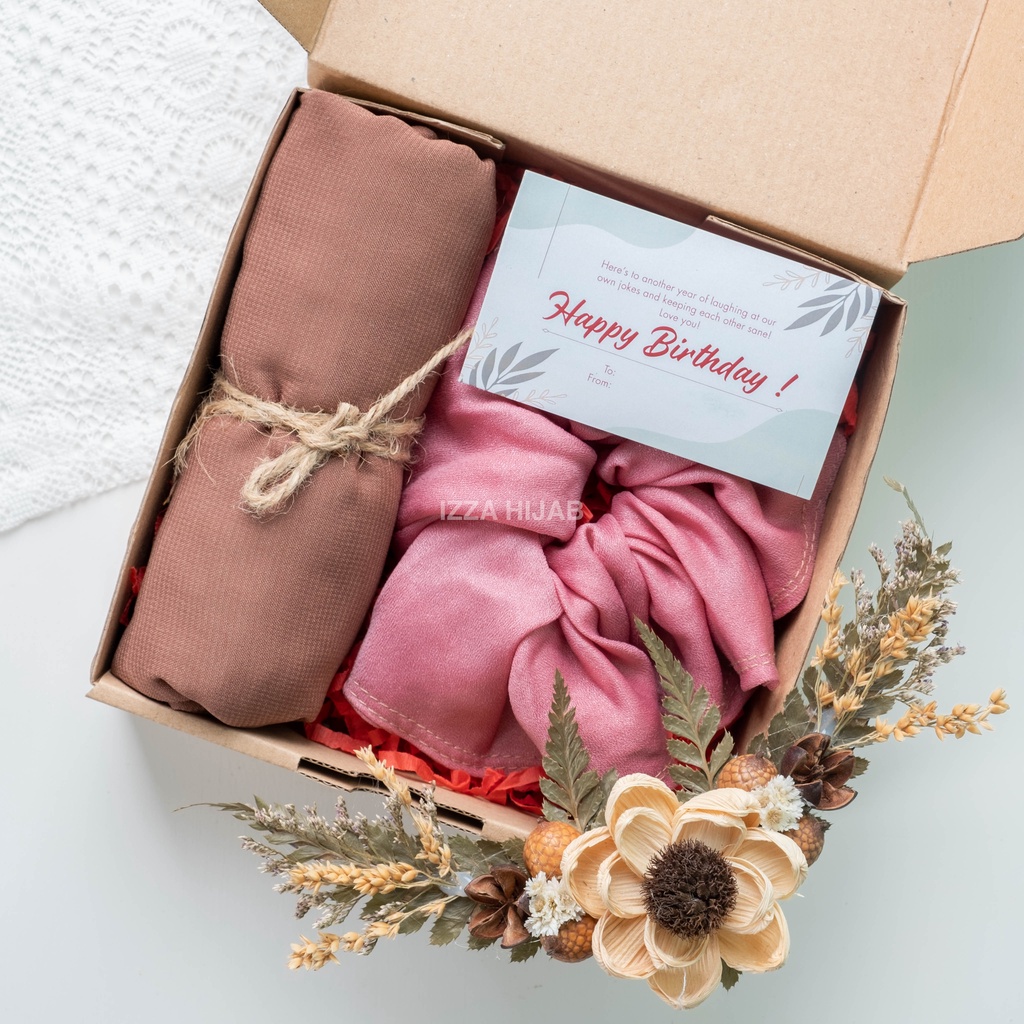 Bella SQUARE GIFT BOX | Hijab HAMPERS | Birthday Gift | Green gift box ...