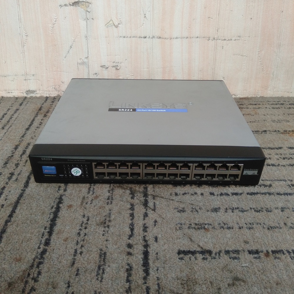 Switch Hub 24 Port Cisco Smal Business SR224 Unmanage Just Plug It In ...