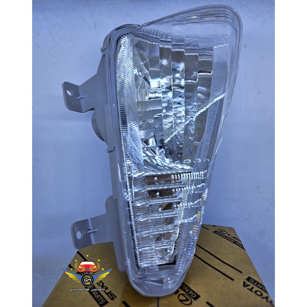 Toyota Innova Reborn 81511-06070. Right Bumper-In Bumper Monday Lamp ...