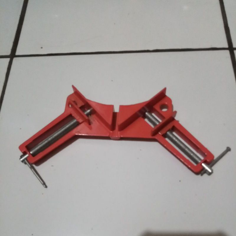 Used corner clamps, 4 pcs | Shopee Malaysia
