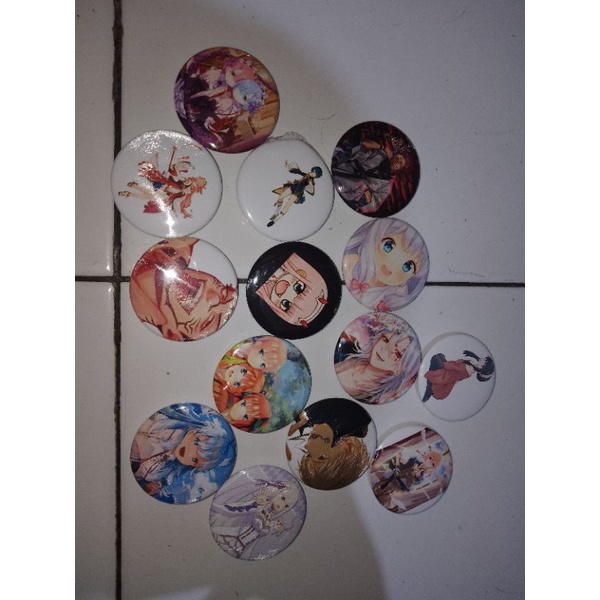 Random gacha pin anime pin | Shopee Malaysia