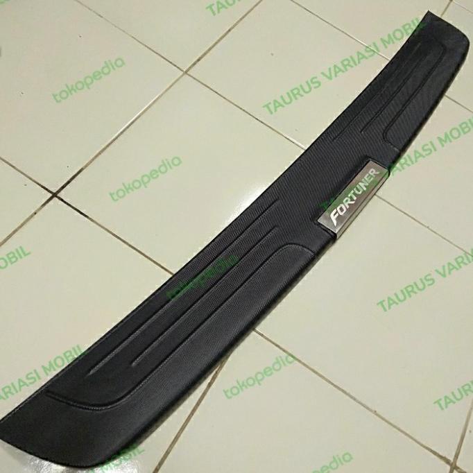 Toyota FORTUNER 2004-2015 Rear Trunk Sill plate | Shopee Malaysia