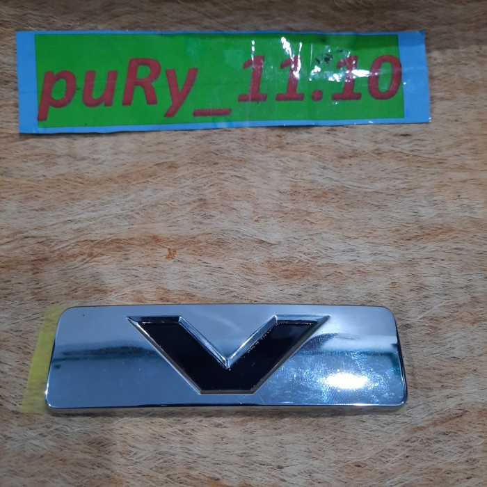 Zenix V 2023 KIJANG INNOVA HYBRID LOGO EMBLEM | Shopee Malaysia