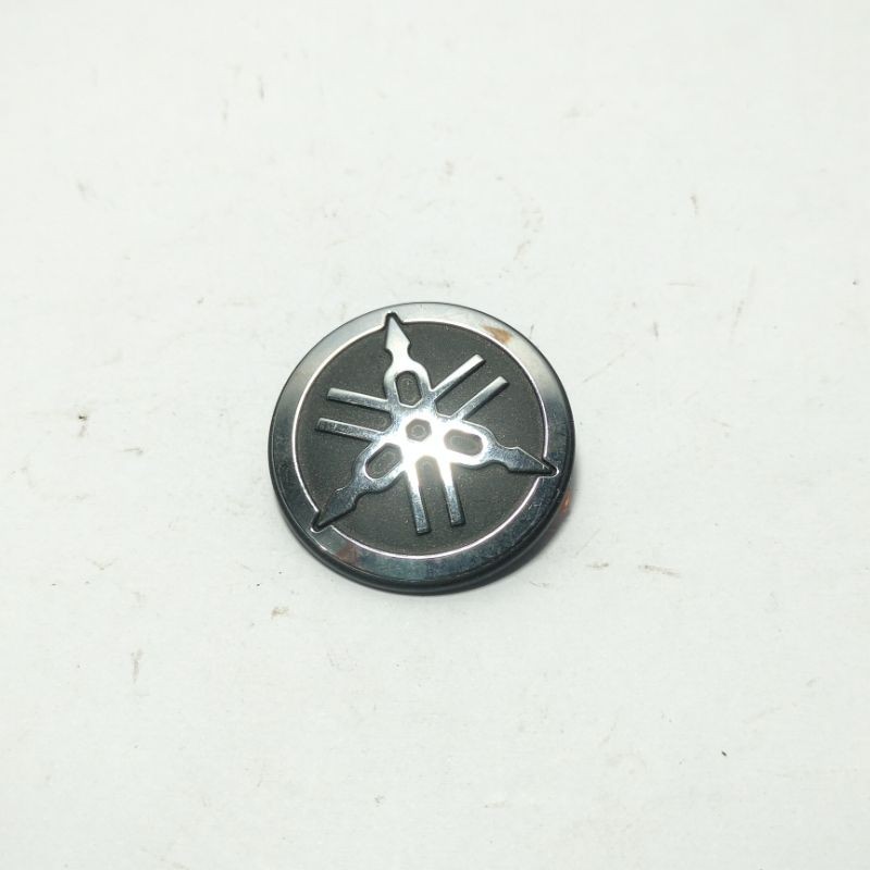 Yahama silver logo Emblem diameter 3cm | Shopee Malaysia