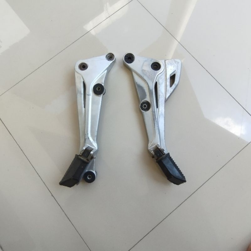 Footstep postep footstep rear footrest suzuki smash titan original ...