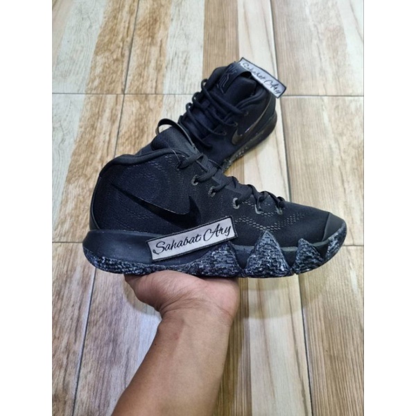 Kyrie 4 Blackout Shoes | Shopee Malaysia