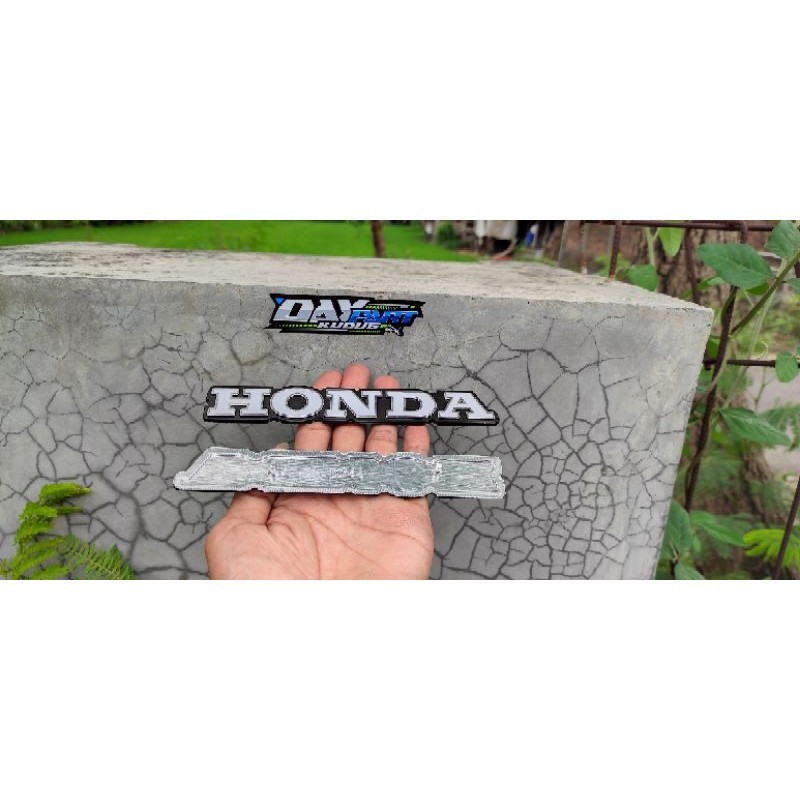 PUTIH HITAM Imported honda Tank tanki cb 125 writing logo emblem ...