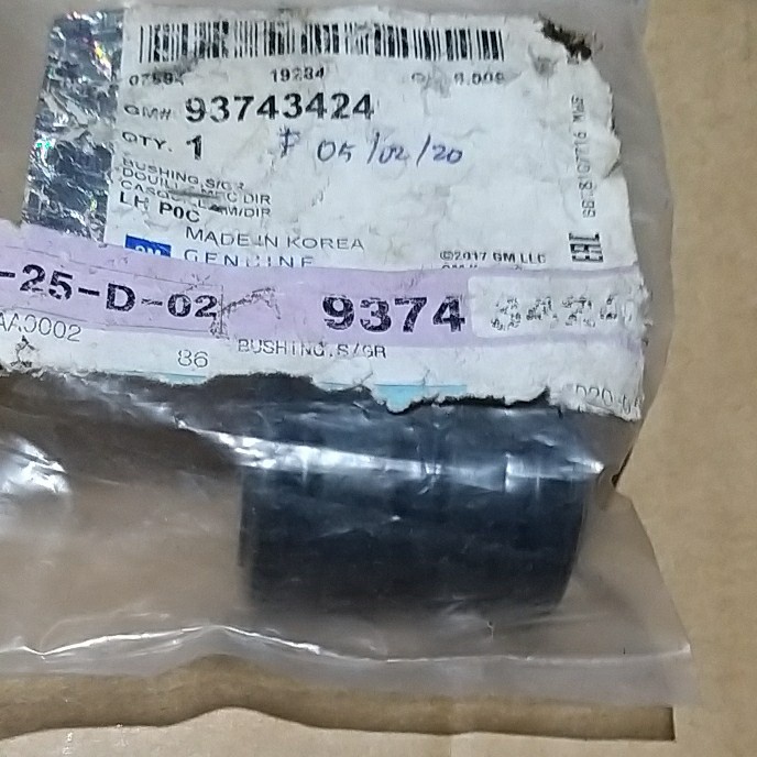 Captiva LEFT Steering Rack Bushing original GM 93743424 ORIGINAL ...