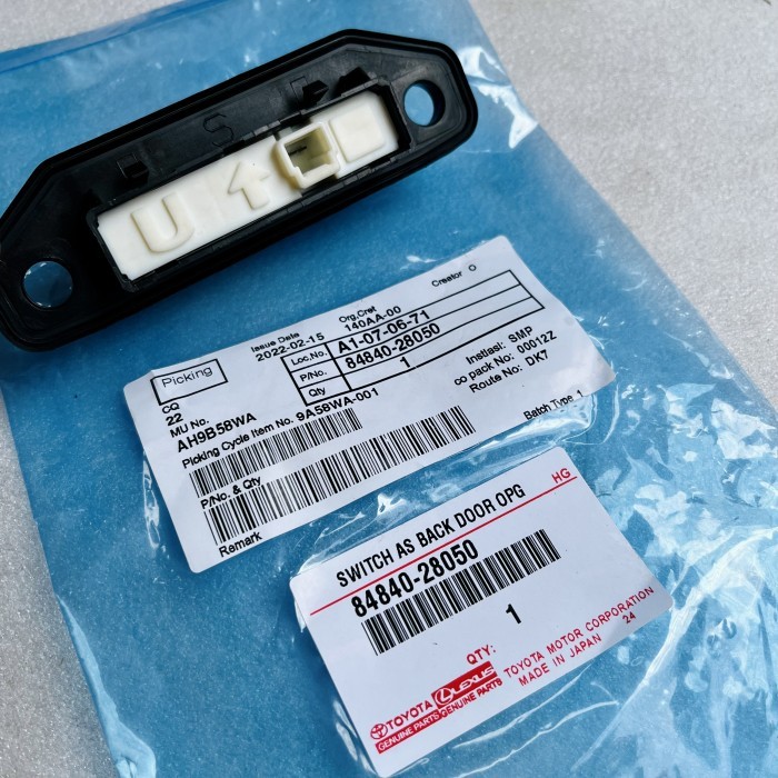 Toyota REAR TRUNK DOOR SWITCH 84840-28050 ALPHARD VELLVIRE AGH30 ...