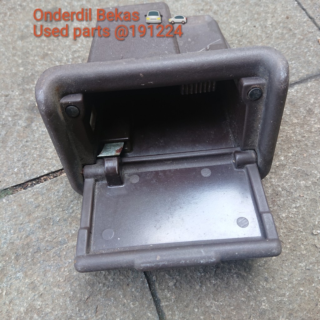 Rh Toyota crown royal saloon right and rear door trim ashtray | Shopee ...