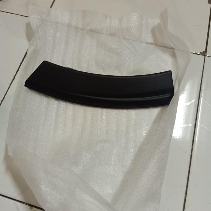 Premium original innova venturer facelift rear bumper spoiler Bodykit ...