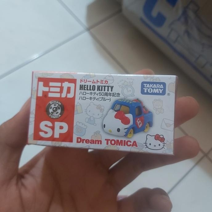 Dream Tomica Hello Kitty 50th Anniversary Mini Car | Shopee Malaysia