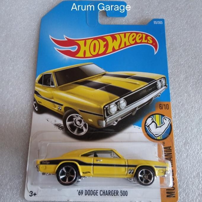 Hot Wheels 69 Dodge Charger 500. HW Muscle Mania Card. Moon Eyes ...