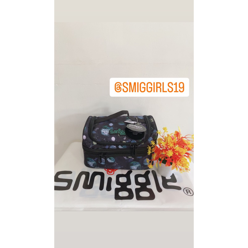 Smiggle Lunch Box Double Decker Black Planet | Shopee Malaysia